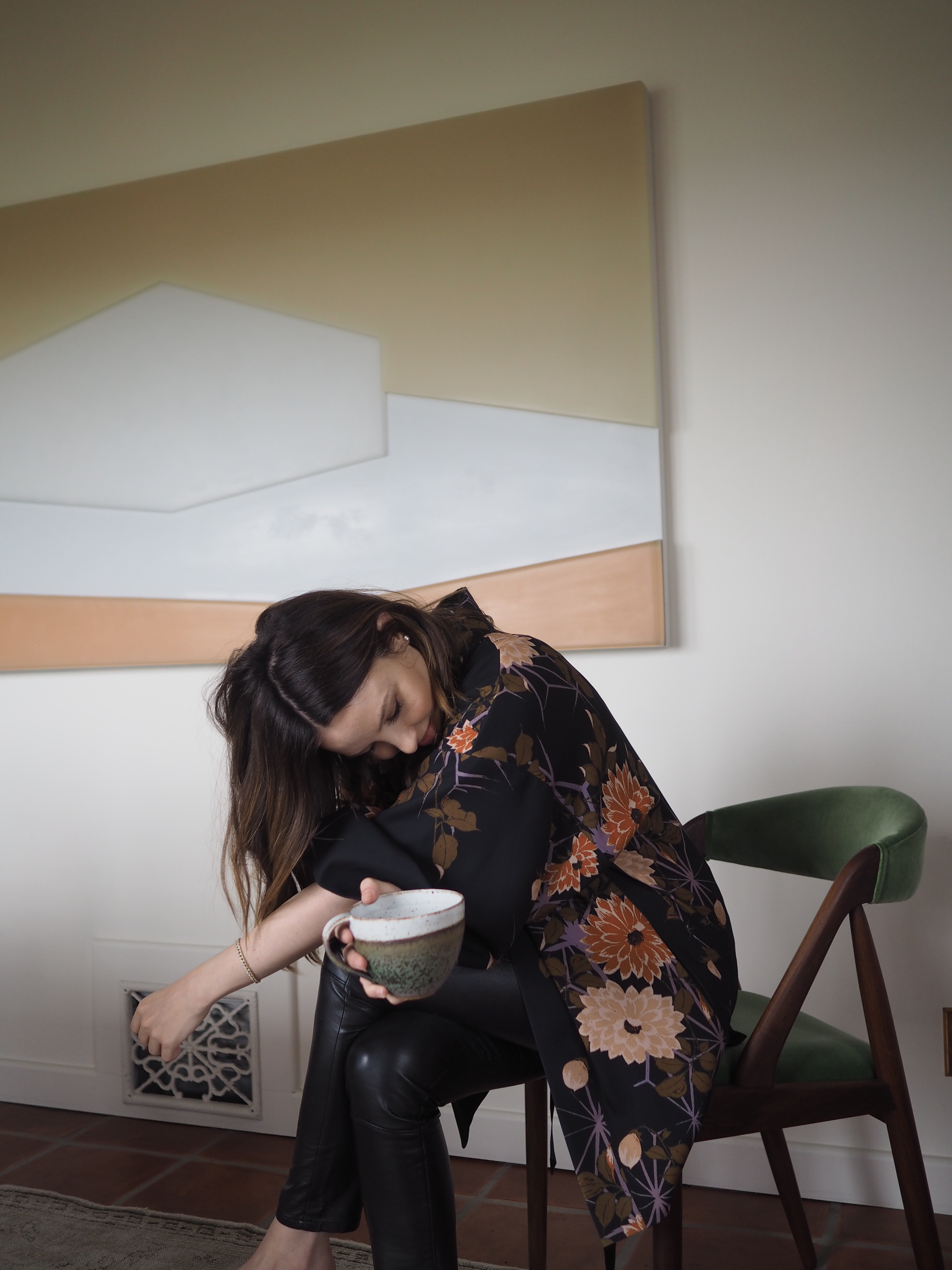 Slouching Here Are 4 Ways To Improve Your Posture Because Im Addicted